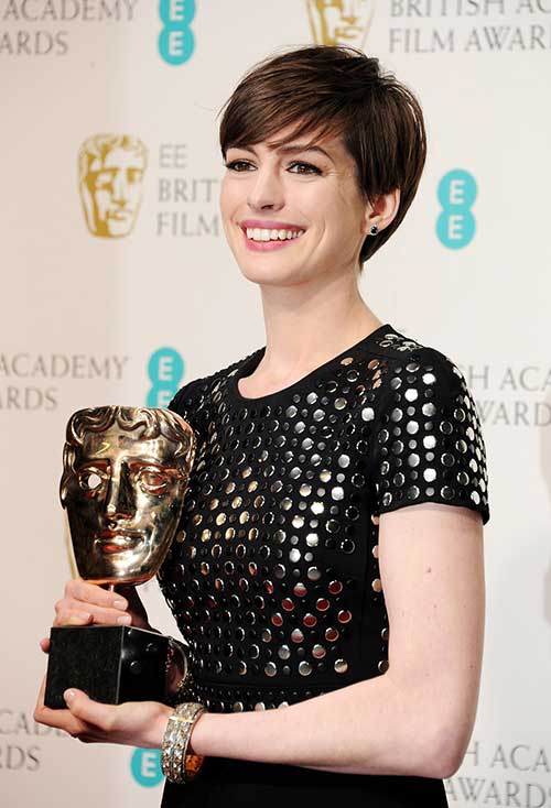 25+ Best Anne Hathaway Pixie Cut | Pixie Cut - Haircut for 2019